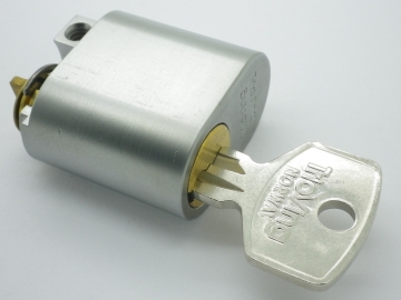 Key cylinder for use with Trioving 5312, 5316, 5320, 5341 & 5382 lock cases
